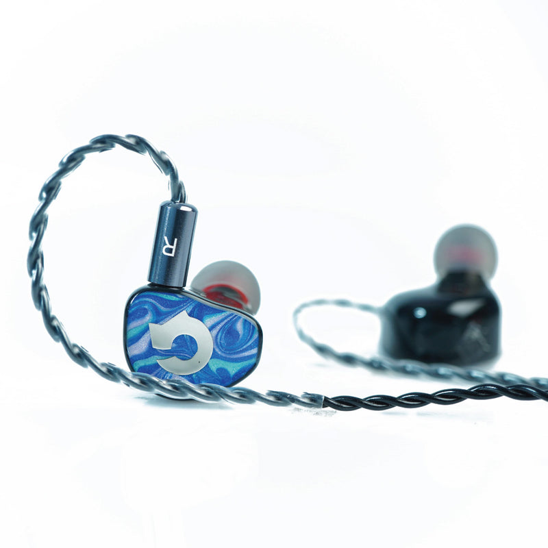 Headphone Zone X Kiwi Ears Cadenza IEMs with 1 Dynamic Driver