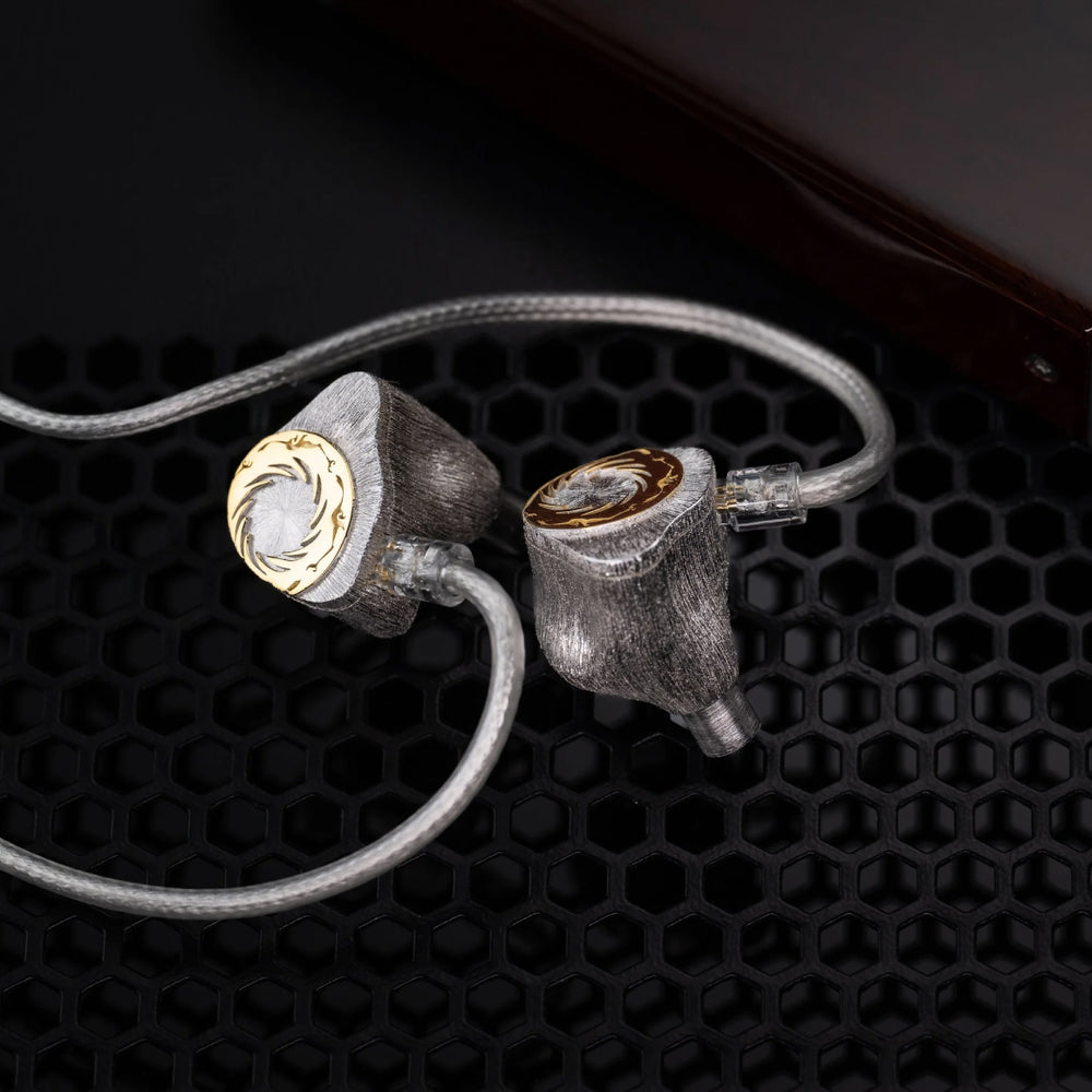 Moondrop Solis 2 2DD+2BA+4EST In-Ear Monitor