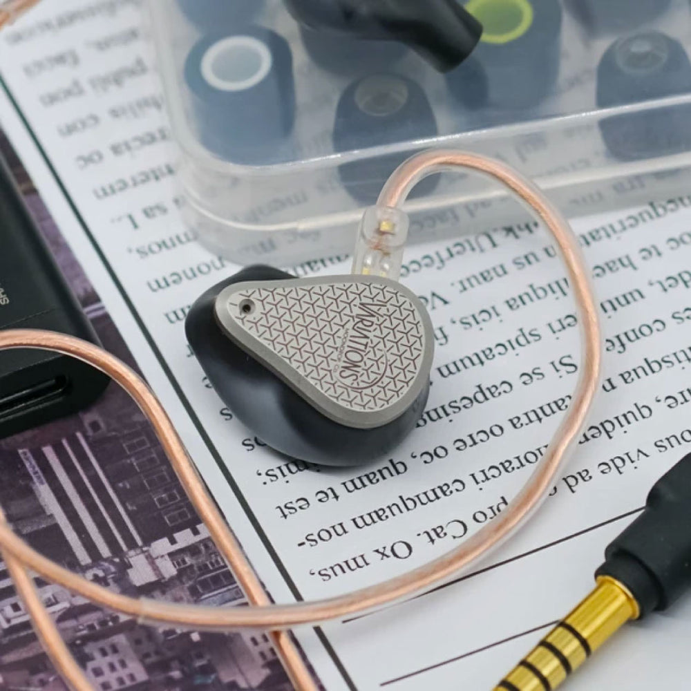 Moondrop Variations Tribrid driver IEM